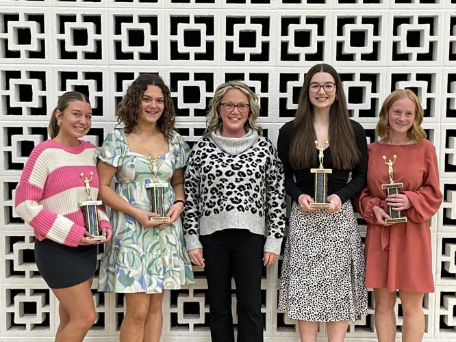 Botkins Cheerleaders earn awards | Photos | wapakdailynews.com