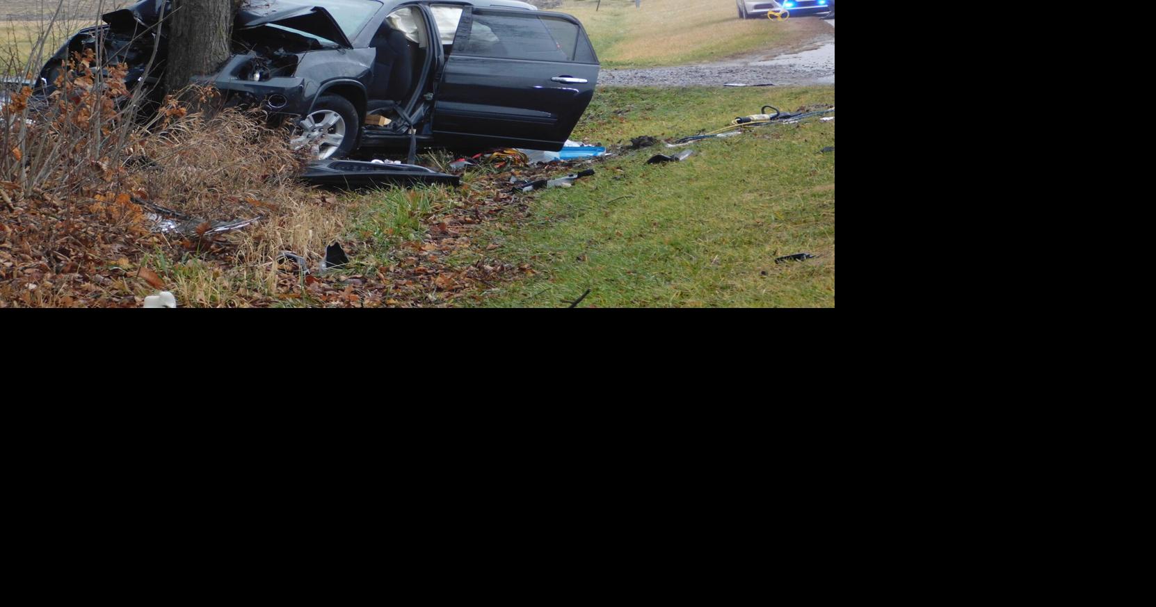 Car wreck involving a tree causes injury | News | wapakdailynews.com