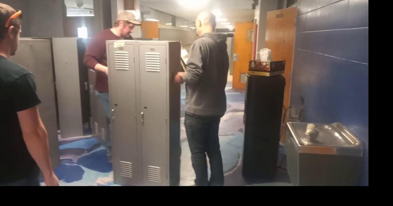 Escape Wapak staff load lockers Saturday | Photos | wapakdailynews.com