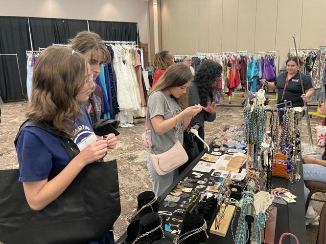 Prom pop-up a success | News | waxahachiesun.com