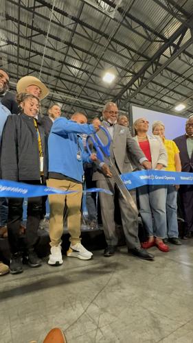 Walmart celebrates new high-tech perishable distribution center; now ...