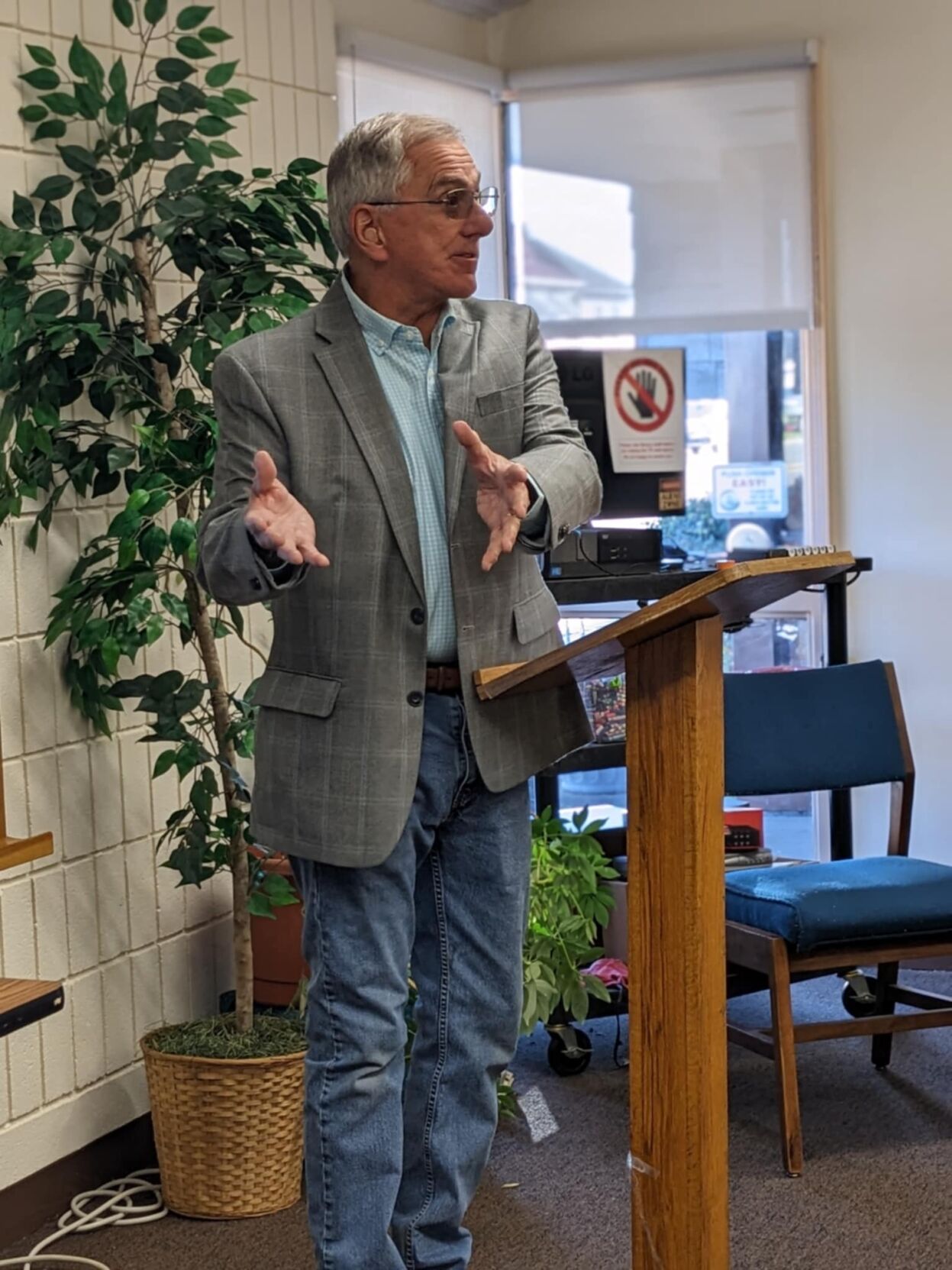 New sign dedicated for library's 75 anniversary | News ...