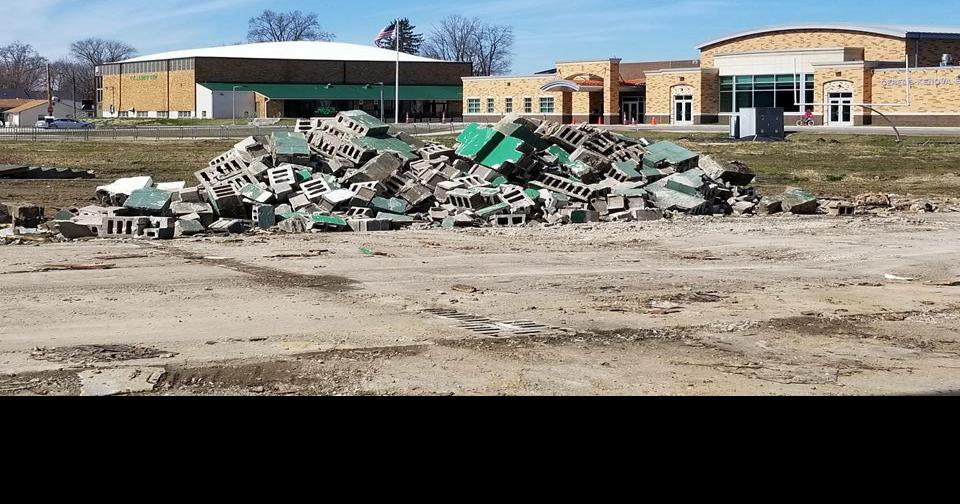 Ward-Craycraft Stadium bleachers demolished | News | waynecountynews.com