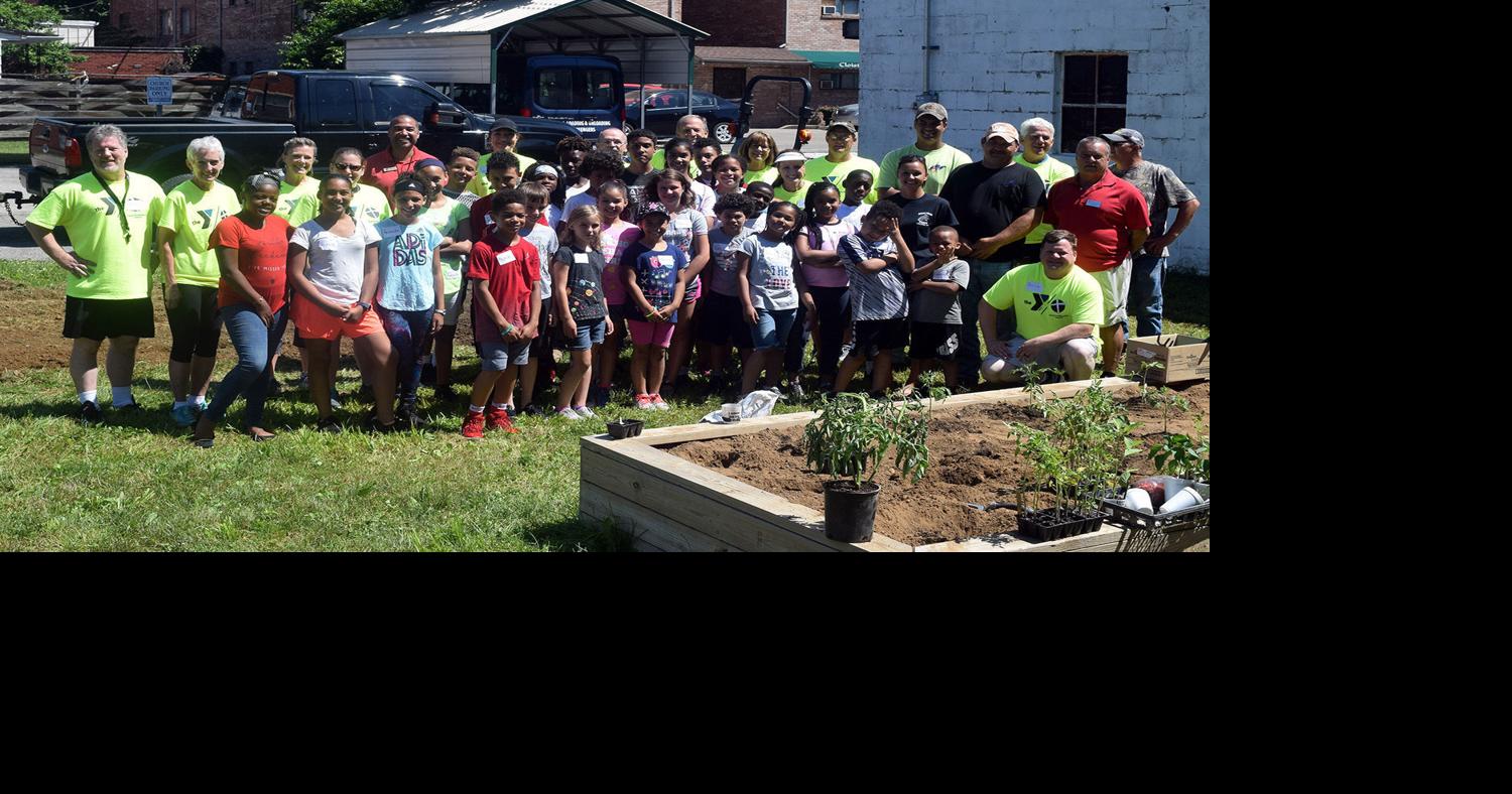 Wayne farmers get involved with community VBS | News | waynecountynews.com