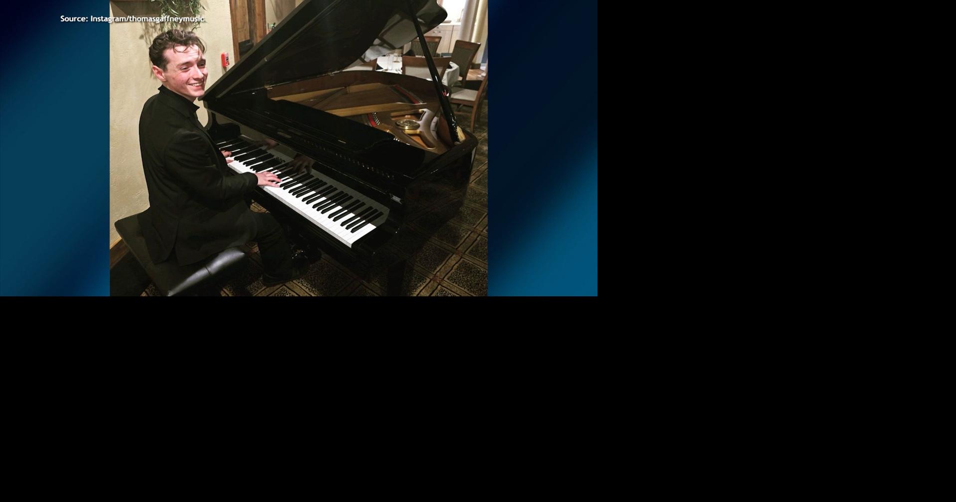 Thomas Gaffney Demonstrates His Piano Skills At The Mid-South Audio ...