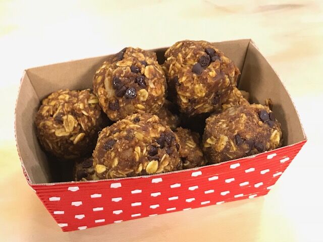 Yarn Wrapped Leaf Craft and Fall Leaf Potato Stamp | Delmarvalife ...