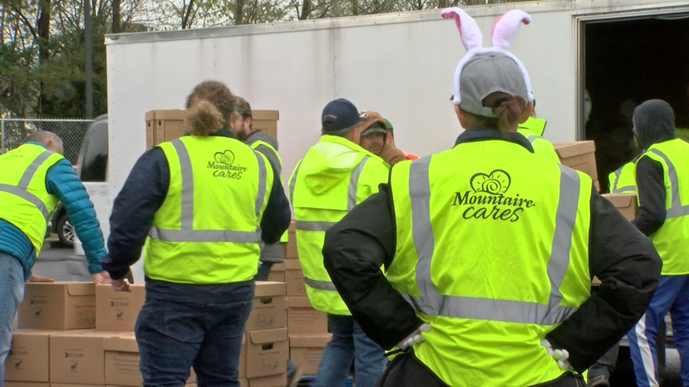 Mountaire Farms' "Easter for Thousands" Packs Meals for Families in ...