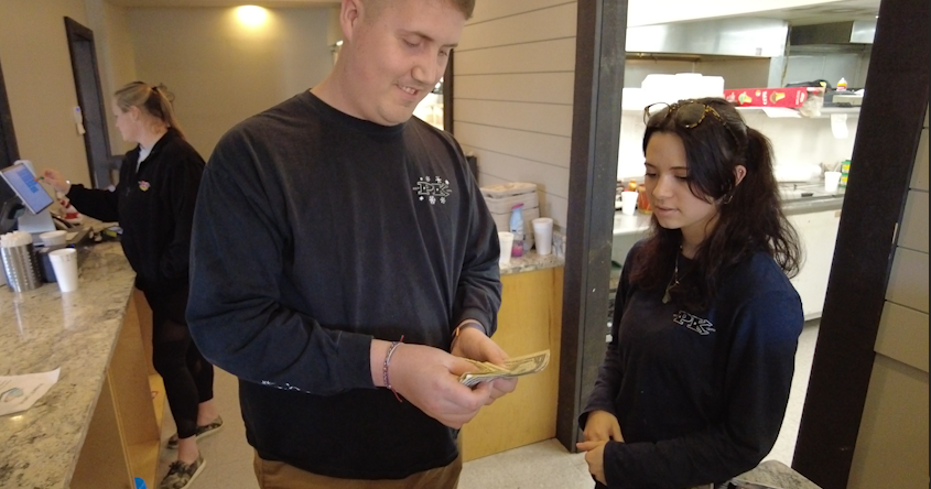 Delaware Minimum Wage to Increase in January 2023 | Latest News | wboc.com