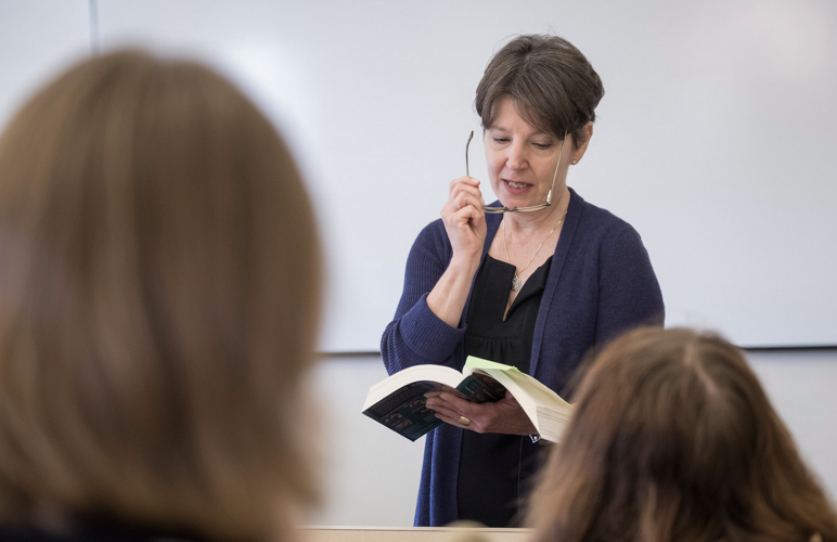 Mitchell earns 2022 Distinguished Faculty Award | Our Campus | wcn247.com