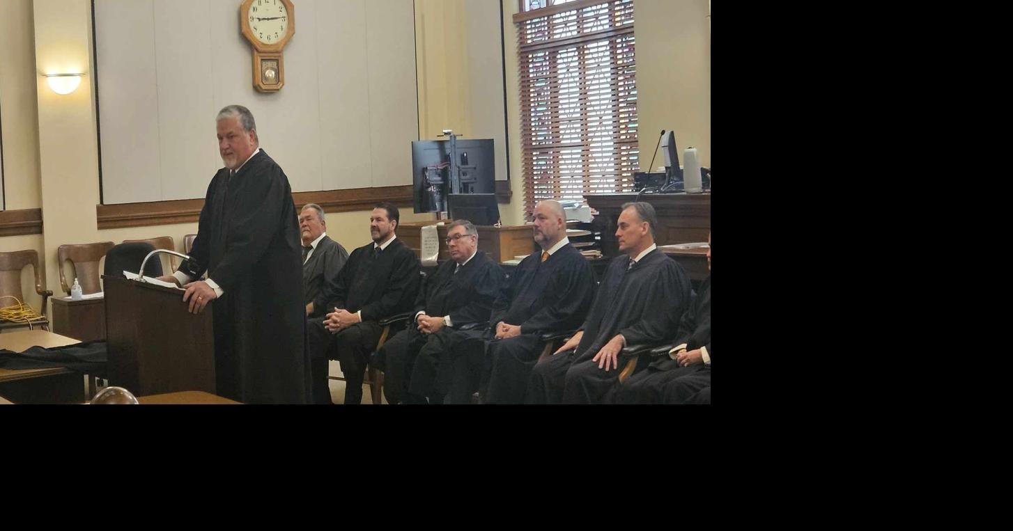 Scott Belt Sworn-In as Newest Grundy Co. Circuit Judge | Local News ...