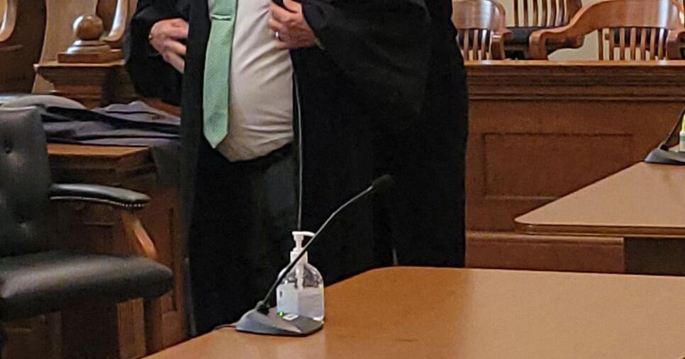 Gary Dobbs Sworn-in As Newest Grundy County Judge | Local News ...