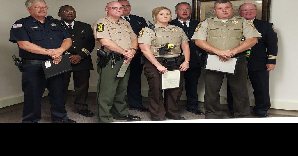 Dwight Police Chief Honors Officers After Efforts To Apprehend Murder ...