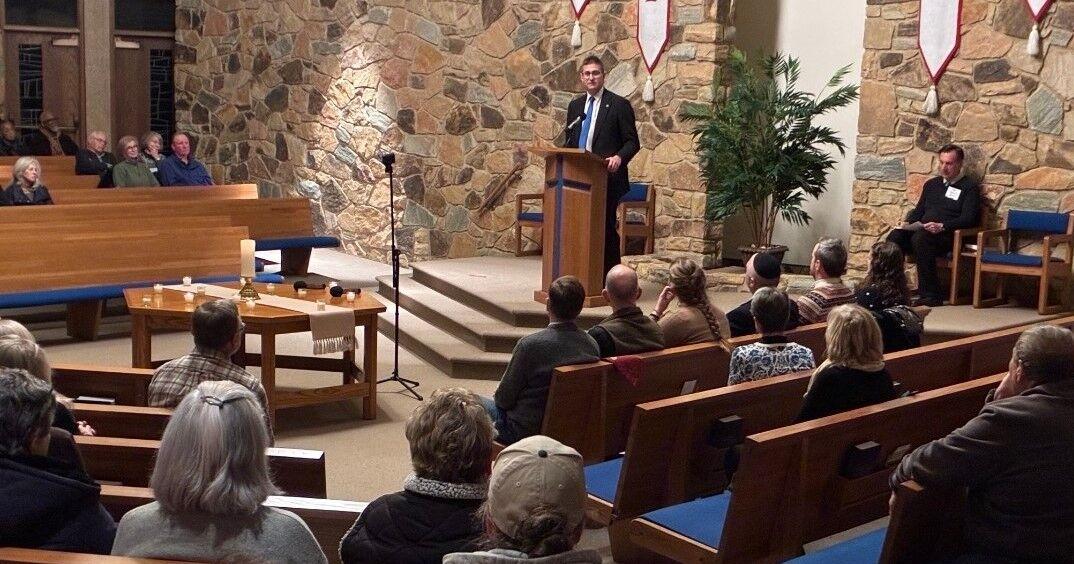 Interfaith vigil in solidarity with victims of ICE | The Latest from ...