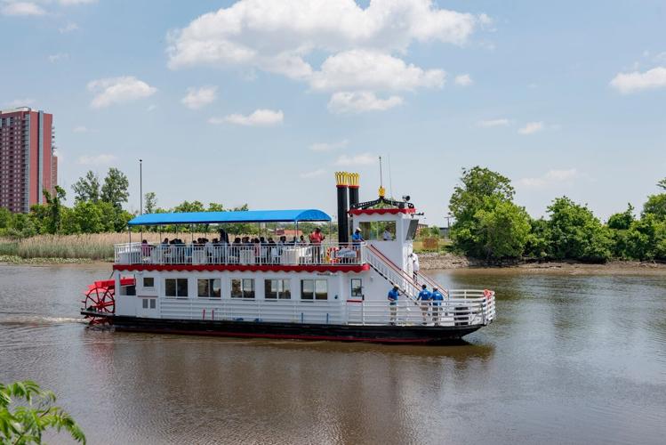 VIDEO | The Wilmington Riverfront welcomes back its Queen | Features | wdel.com