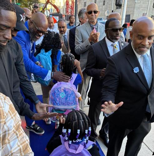 Applause for the first day of school | The Latest from WDEL News | wdel.com