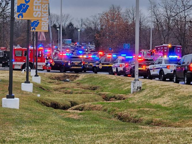 VIDEO | Trooper, suspect dead, 3 injured in shooting at Wilmington DMV ...