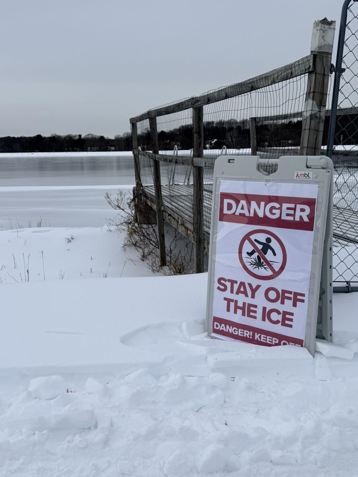 Newark Reservoir closed over concerns about walkers falling through ...