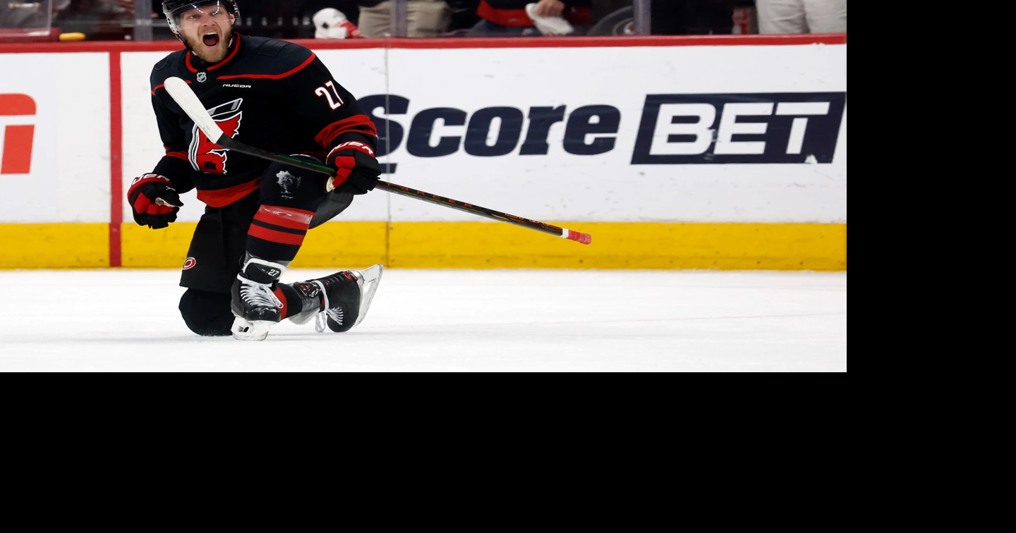 Hall's OT score helps Hurricanes top Flyers 3-2 to take 2-0 lead in 2nd ...