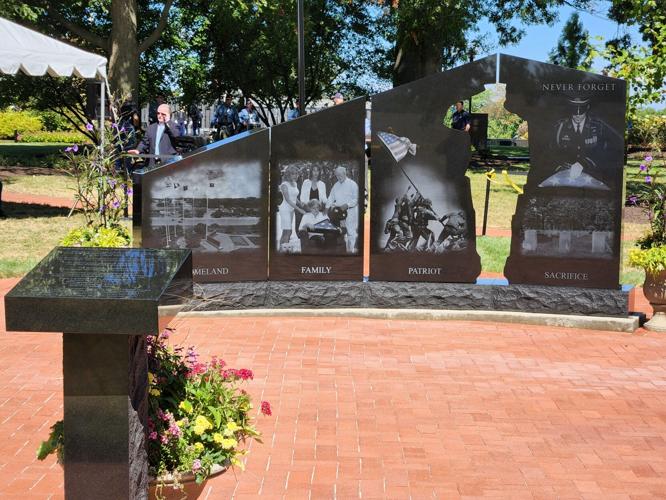 Gold Star and black granite: symbols of sacrifice | The Latest from ...