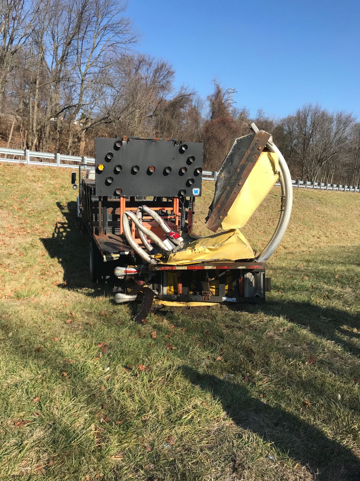 Inattentive driver on I-95 smashes into DelDOT truck | The Latest from ...
