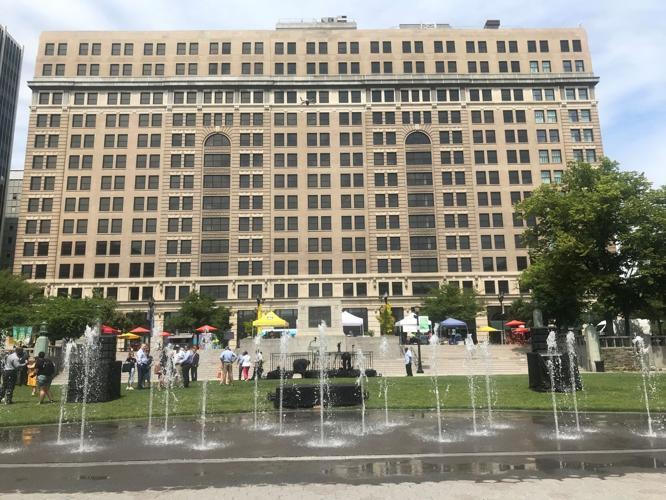 Re-envisioned Rodney Square gets new fountains, Caesar Rodney statue's ...