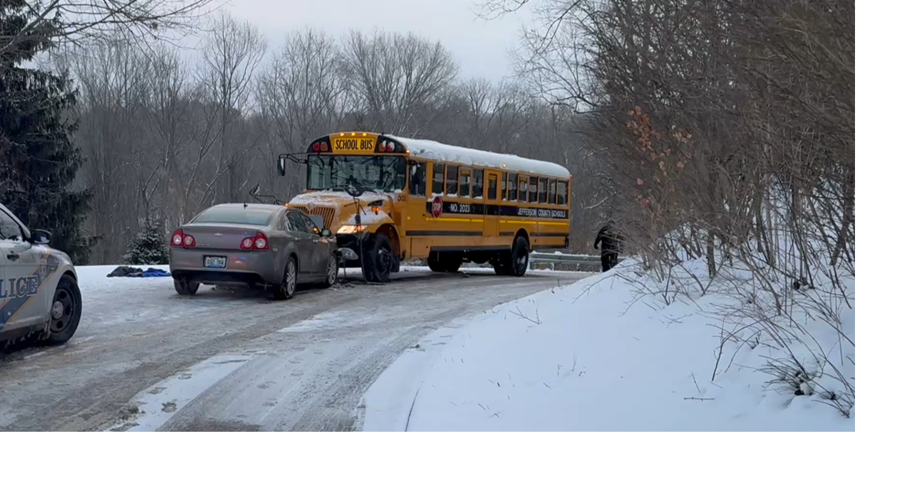 JCPS bus involved in crash in Jeffersontown early Thursday | Local News ...