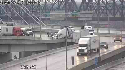 Lanes of I-65 South reopen off Kennedy Bridge after crash | News from WDRB | wdrb.com