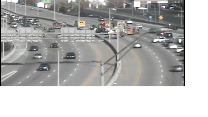 Eastbound lanes of Watterson Expressway closed near Newburg Road after 3-vehicle crash | Local ...