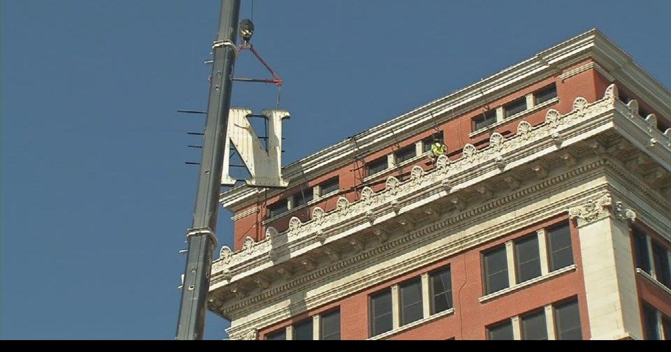 Iconic L & N Building sign in downtown Louisville comes down for ...