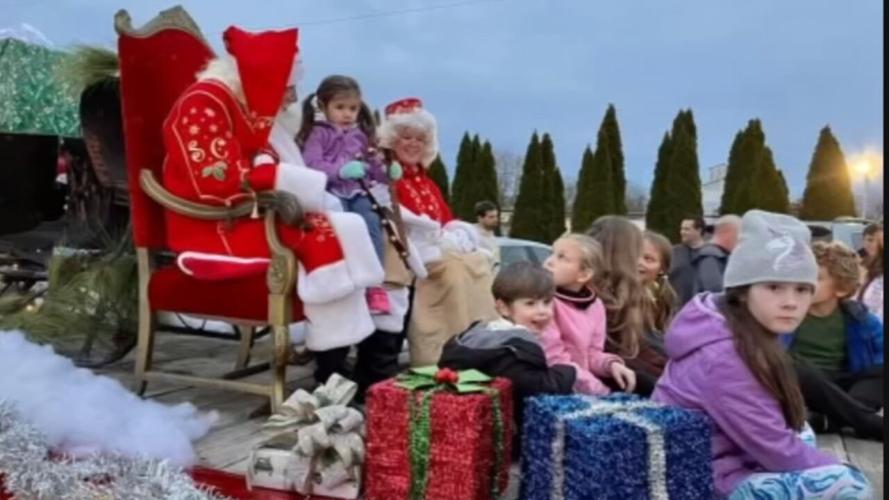 Corydon's missing Santa chair returns in time for Christmas parade ...