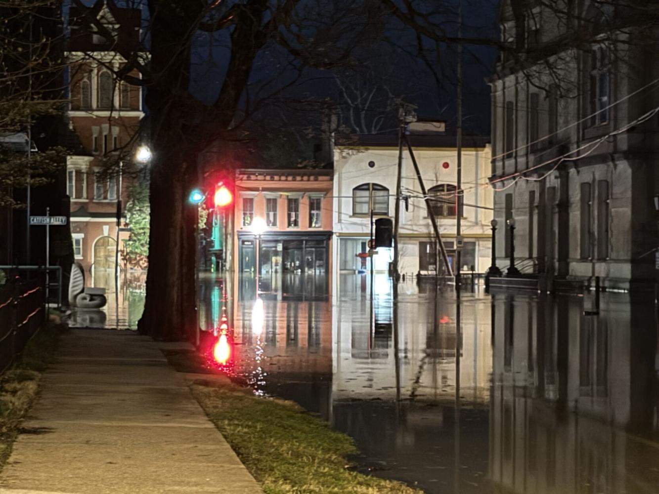 Kentucky River crests dangerously close to breaching Frankfort's ...