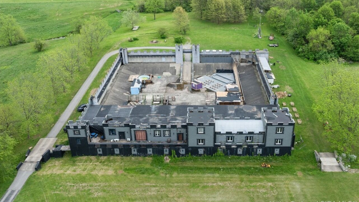 IMAGES | 'Charlestown Castle' in southern Indiana up for sale for just ...
