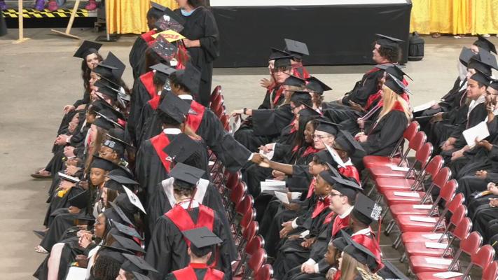 JCPS approves graduation dates for Class of 2023 | Education | wdrb.com