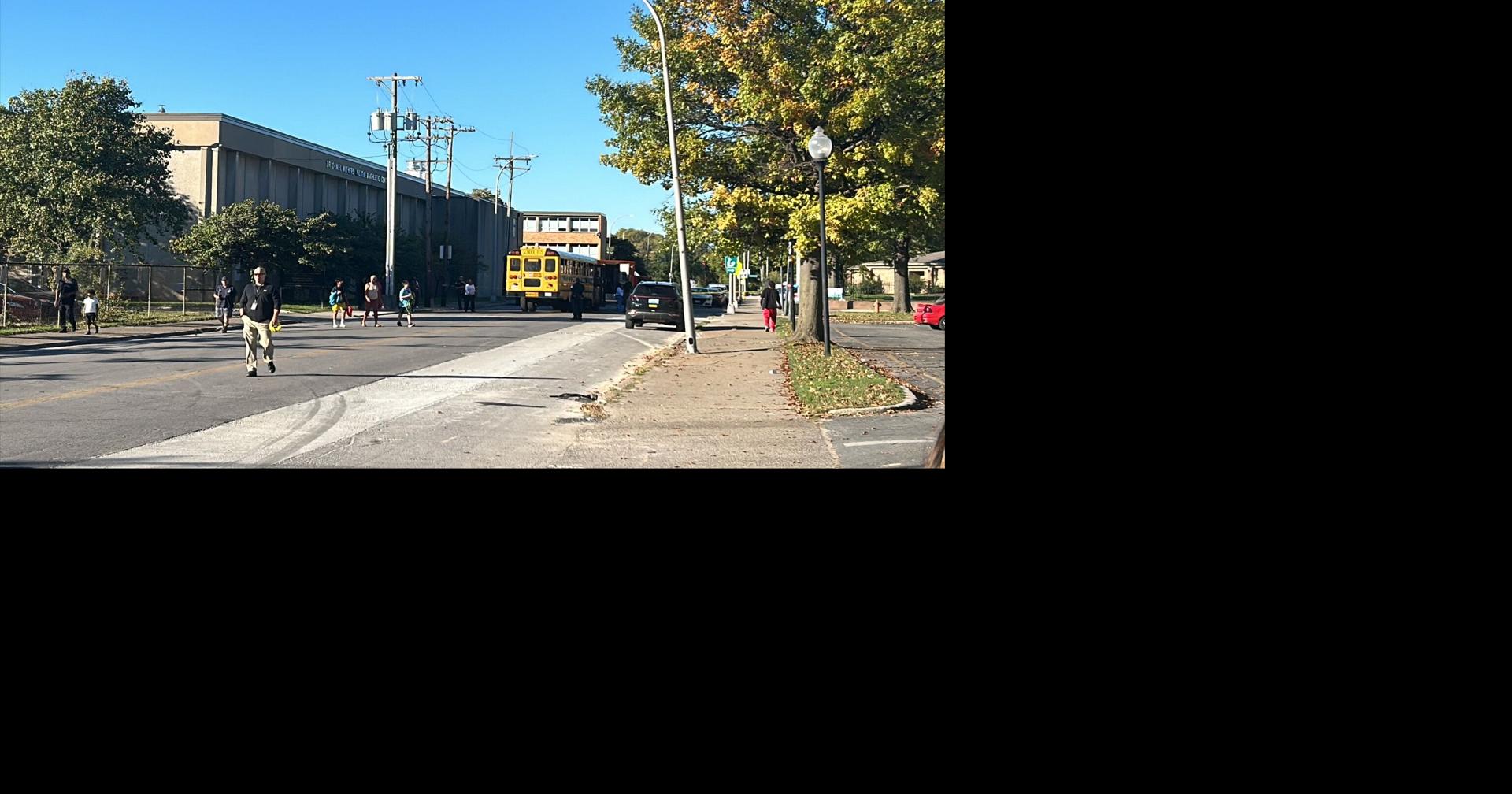 Driver fled on foot after crashing into JCPS bus in stolen vehicle ...