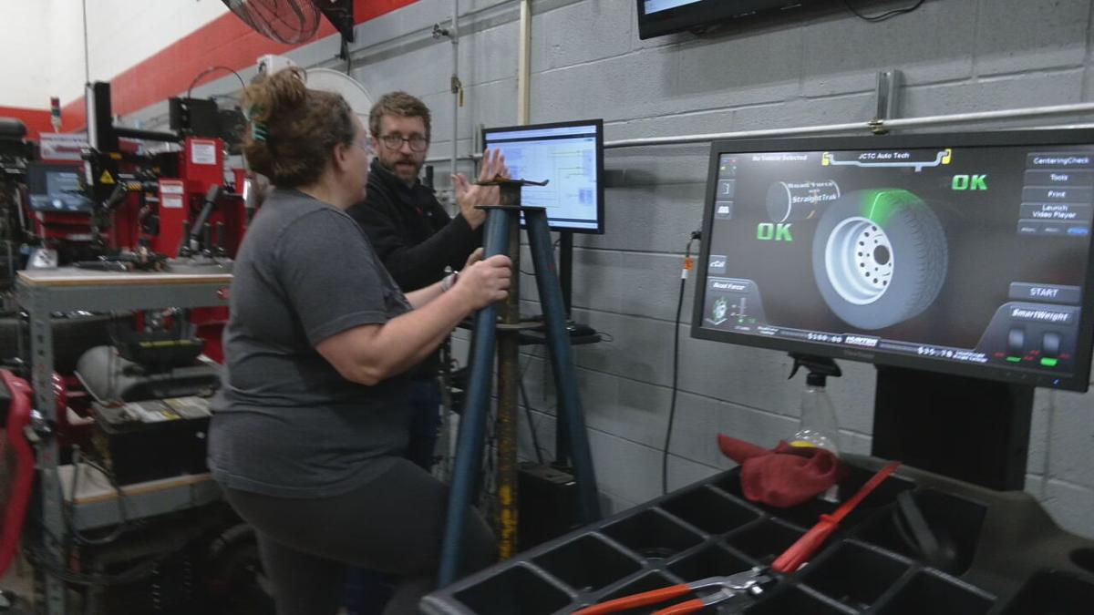 Federal grant to help Louisville college modernize electric vehicle curriculum | Education ...