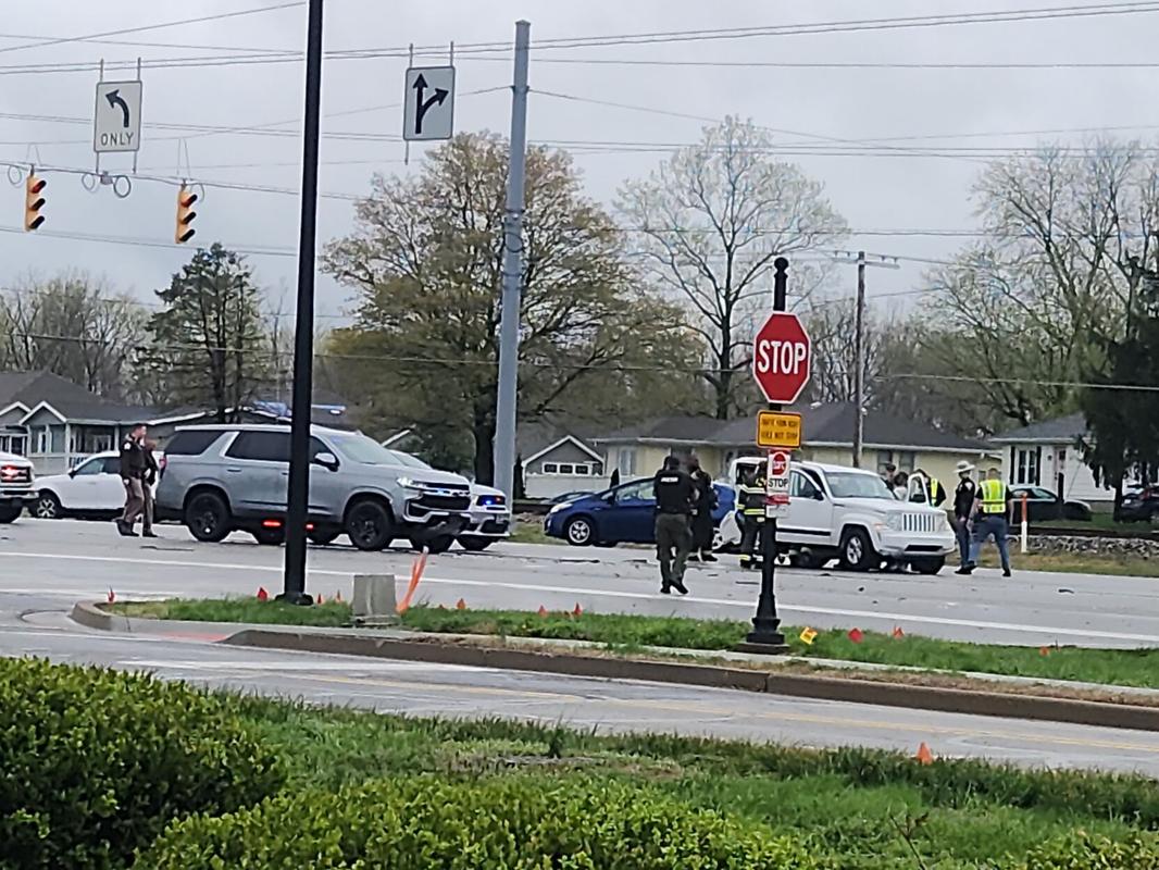 Sellersburg police officer injured in morning crash at state road ...