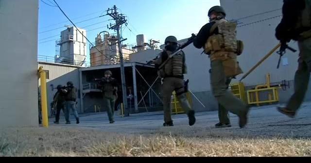 SLIDESHOW: LMPD SWAT training at U of L silos | News from WDRB | wdrb.com