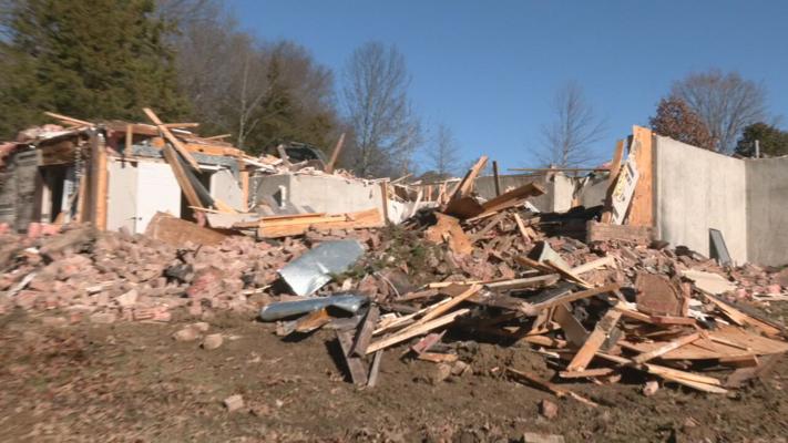 Sinkhole forces city of Mt. Washington to condemn, demolish 3,800 ...