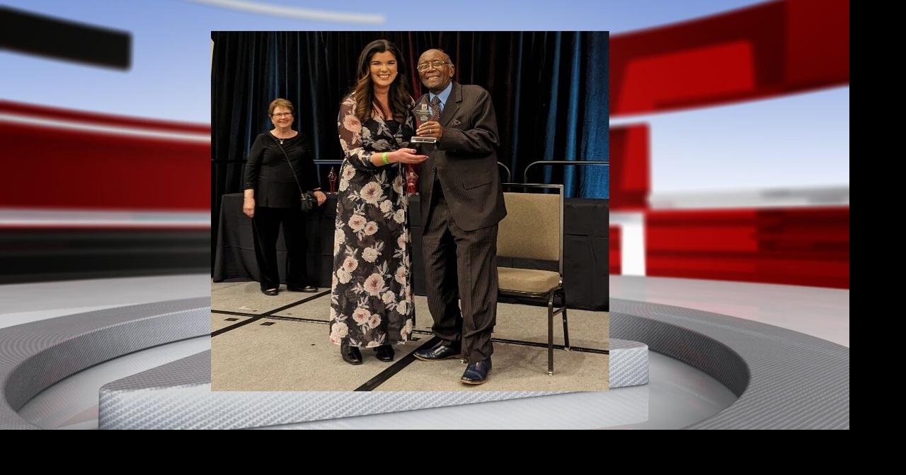 WDRB reporter Amanda Roberts receives award for outstanding community ...