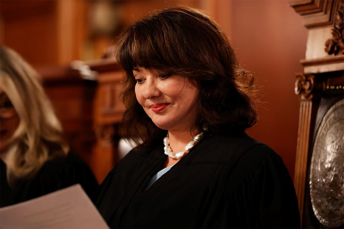 Kentucky's first female chief justice credits Appalachian upbringing ...