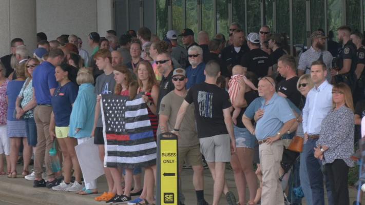 'I hope it gives him hope' | Community rallies behind officer Nick Wilt ...