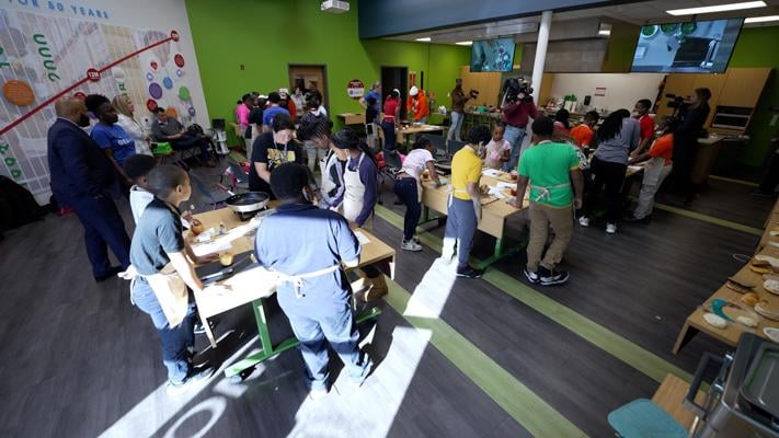 Cooking class for students at Byck Elementary led by Dare to Care, GE ...