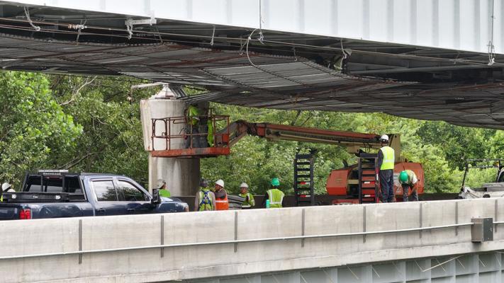 Eastbound lanes of Sherman Minton Bridge reopen after crash on Kentucky ...