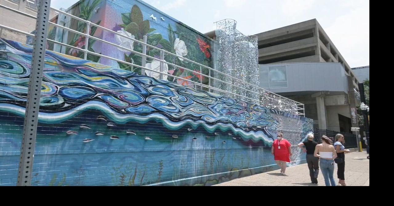 Local artist paints mural on MSD's Flood Pump Station | Wdrb-video ...