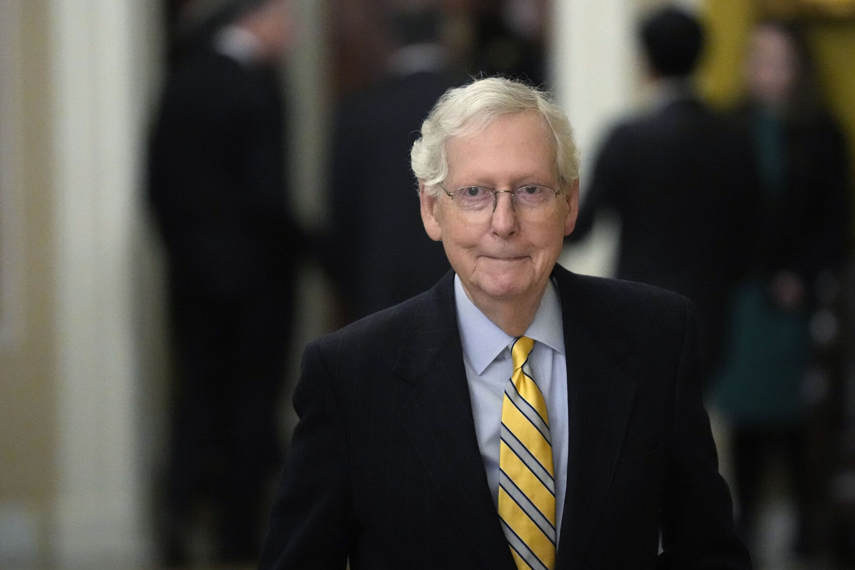 Sen. Mitch McConnell suffers minor injuries after fall at the US ...