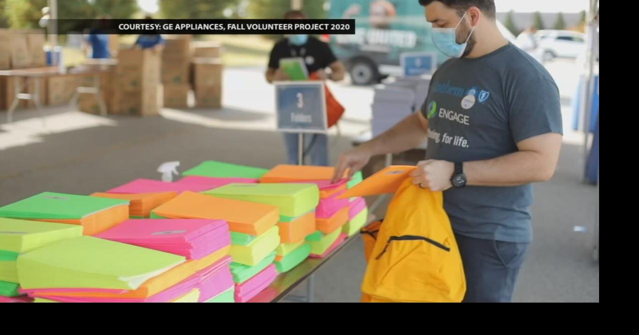 GE Appliances employees stuff 1,000 backpacks for JCPS students | Local ...
