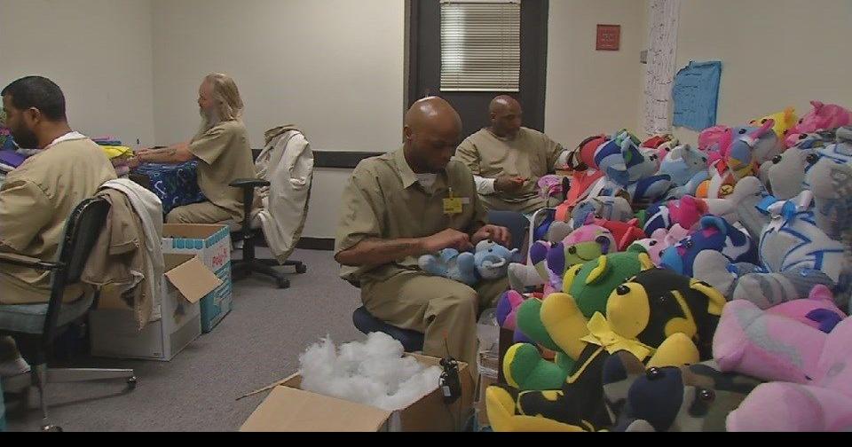 Inmates build teddy bears to give back to KY kids | News from WDRB ...