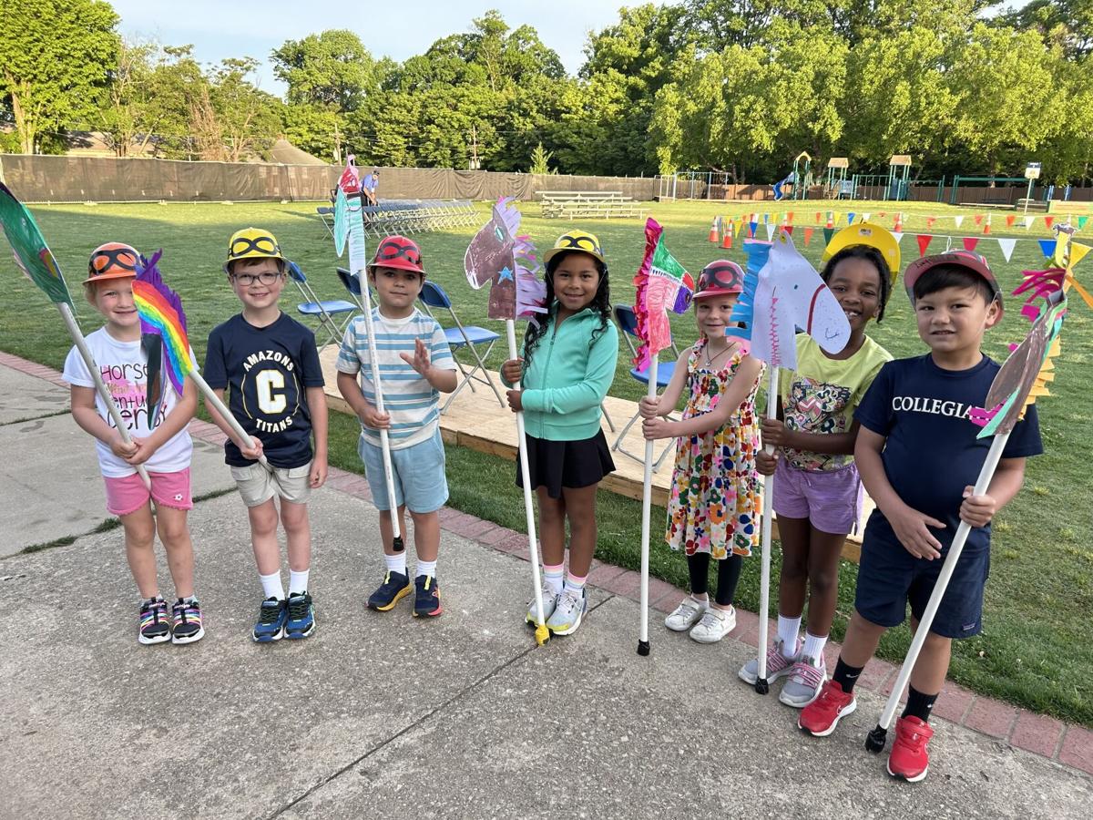 The Blanket of Roses is on the line during 62nd Kindergarten Derby ...