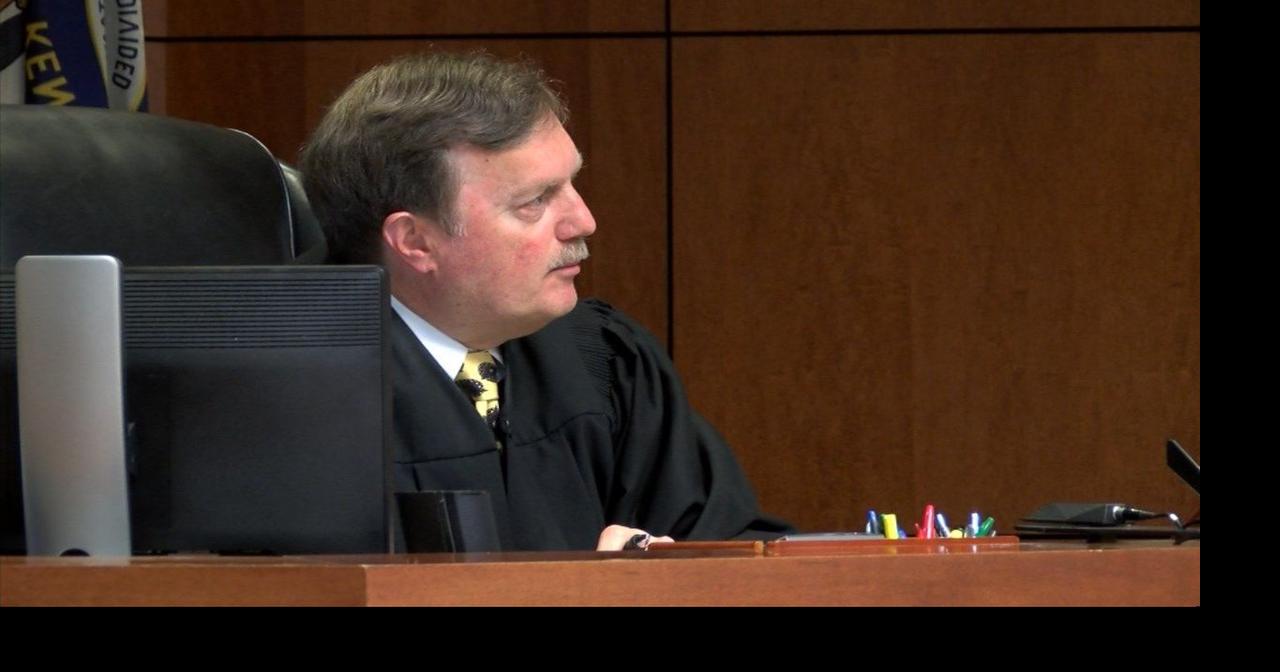 UPDATE: Louisville judge will remain on murder case despite a finding ...