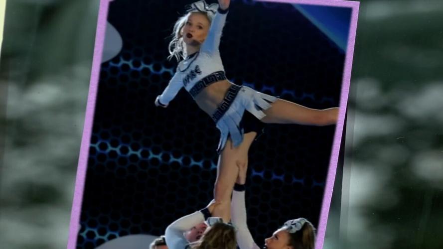 Kind teen sticks positive Post-Its on cars and drive-thrus around ...